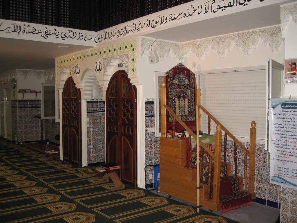 Mosquée de Cholet, Maine-et-Loire, joumou’a 10 septembre 2010 | Trouve ...