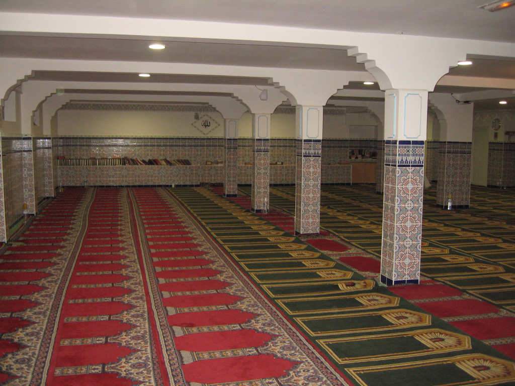 Mosquée de Cholet, Maine-et-Loire, joumou’a 10 septembre 2010 | Trouve ...